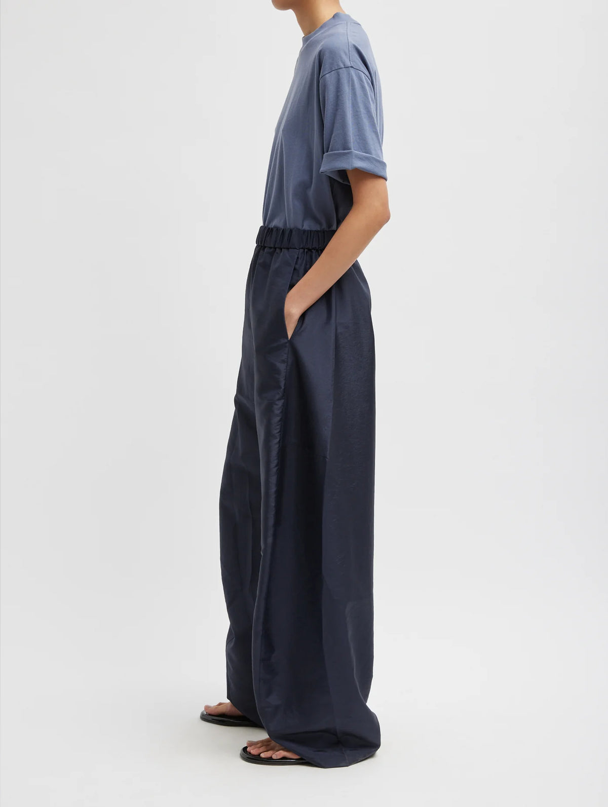 Crispy Nylon Regular Winslow Pant in Navy – Muse Boutique
